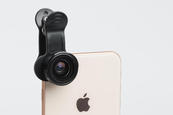 これさえあれば“SNS映え”する写真が撮れる!? 簡単装着のスマホ用レンズ「SNSマスター」 | CAPA CAMERA WEB
