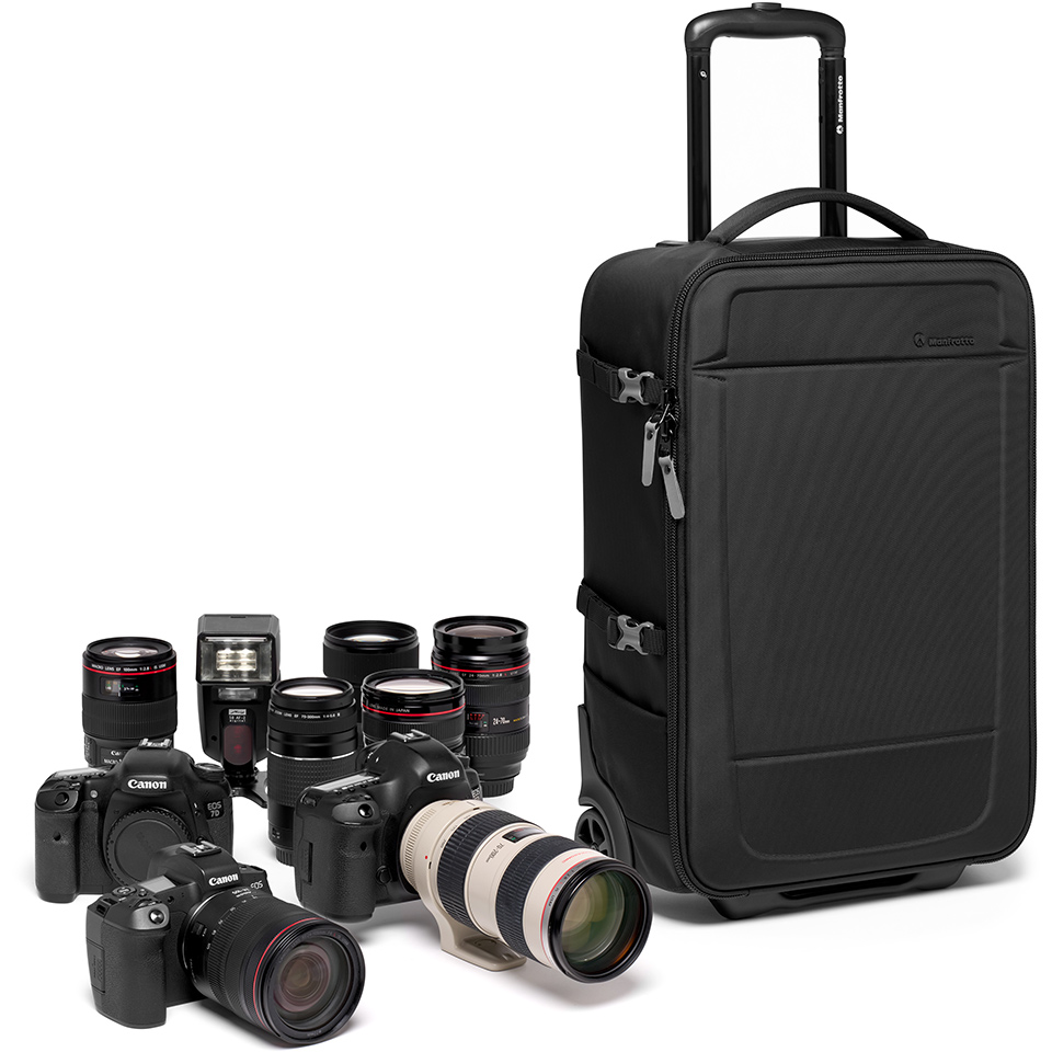 薄手でも中身をがっちり保護、機内持ち込みOKの「マンフロット Advanced ローラーバッグ III」 | CAPA CAMERA WEB