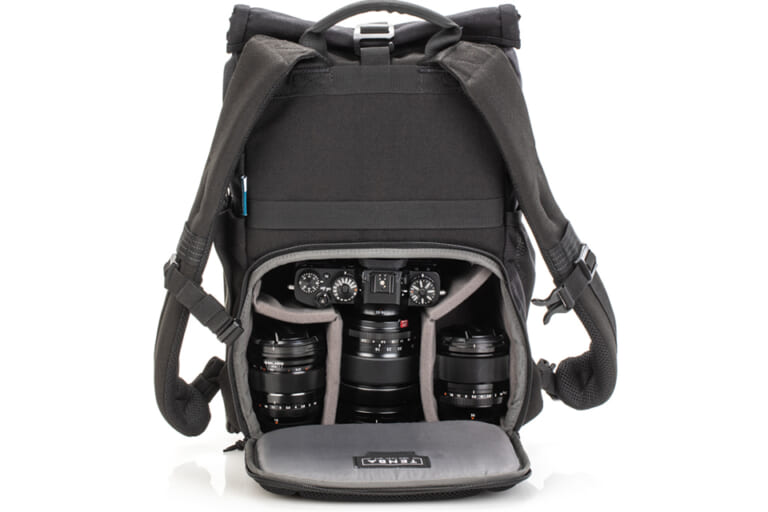 トップと背面から出し入れOK、柔らかくて軽いロールトップバックパック「TENBA フルトン V2」 | CAPA CAMERA WEB