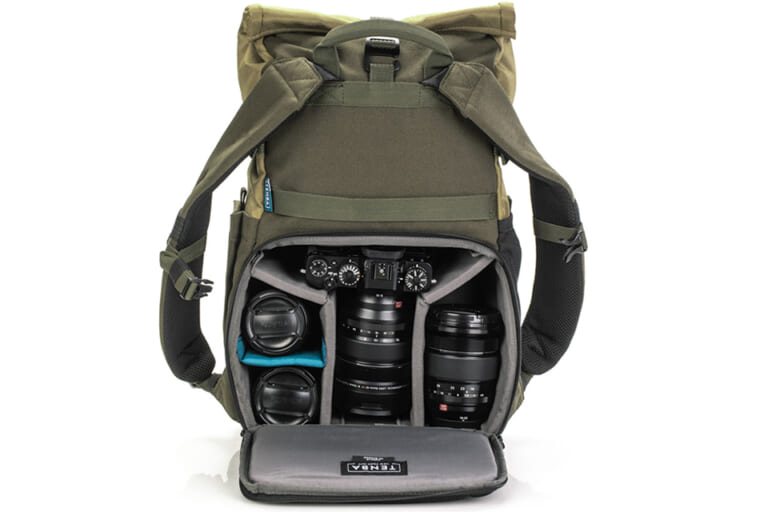 トップと背面から出し入れOK、柔らかくて軽いロールトップバックパック「TENBA フルトン V2」 | CAPA CAMERA WEB