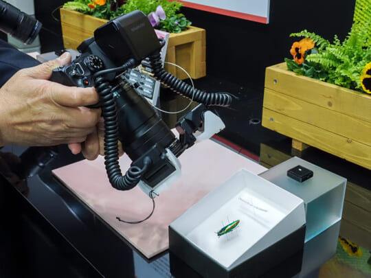 【CP+2023】新製品の高倍率マクロが人気！ フラッグシップミラーレスと組み合わせて体験【OM SYSTEM】 | CAPA CAMERA WEB