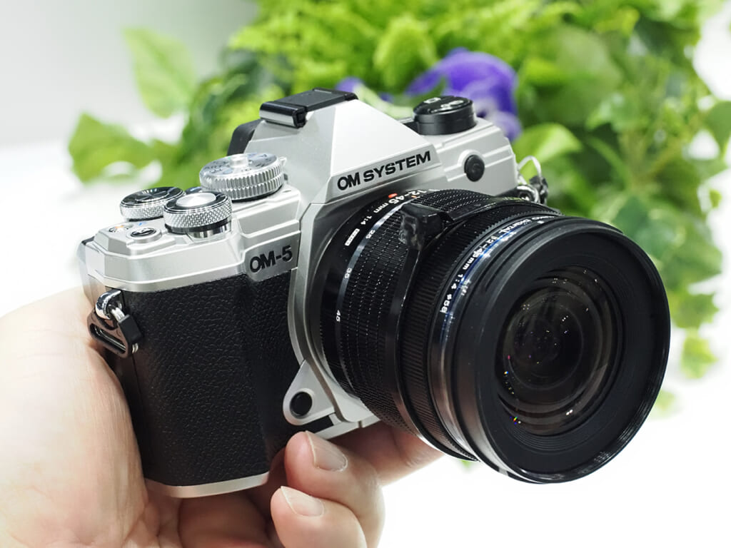 【CP+2023】新製品の高倍率マクロが人気！ フラッグシップミラーレスと組み合わせて体験【OM SYSTEM】 | CAPA CAMERA WEB
