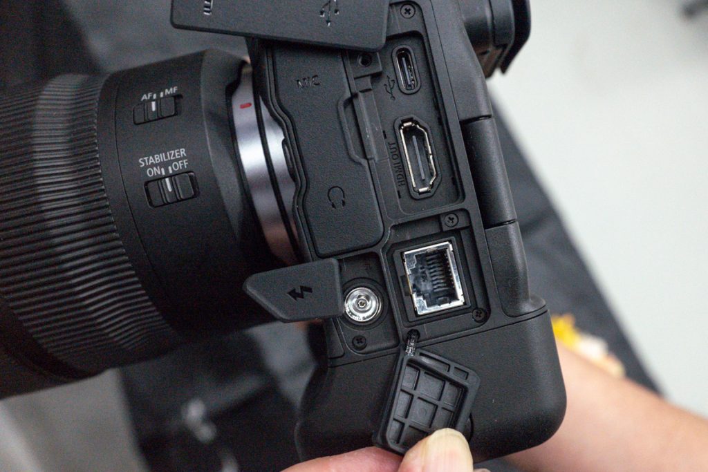 ついに登場したキヤノン EOS Rシリーズのフラッグシップミラーレス「EOS R1」ハンズオンレポート | CAPA CAMERA WEB