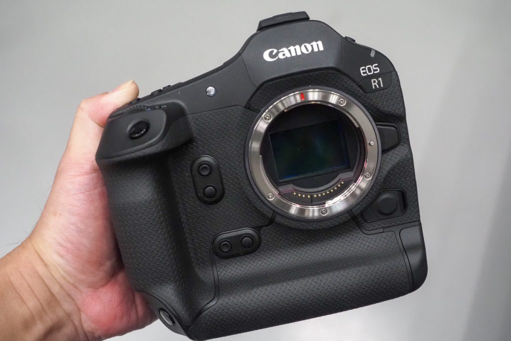 ついに登場したキヤノン EOS Rシリーズのフラッグシップミラーレス「EOS R1」ハンズオンレポート | CAPA CAMERA WEB