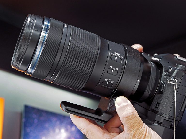 OM SYSTEM OM-3 レビュー！ 銀塩OMの伝統を受け継ぐ小型上質デザイン【CP+2025】OM SYSTEM | CAPA CAMERA WEB