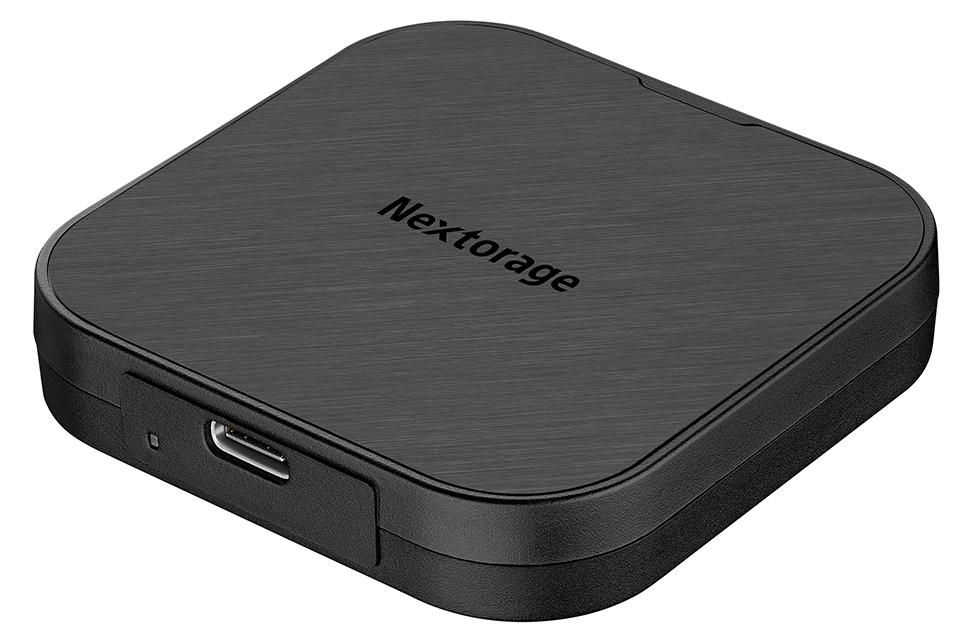 手のひらサイズで超高速！ MagSafe対応のポータブルSSD「Nextorage NX-P4MG」 | CAPA CAMERA WEB